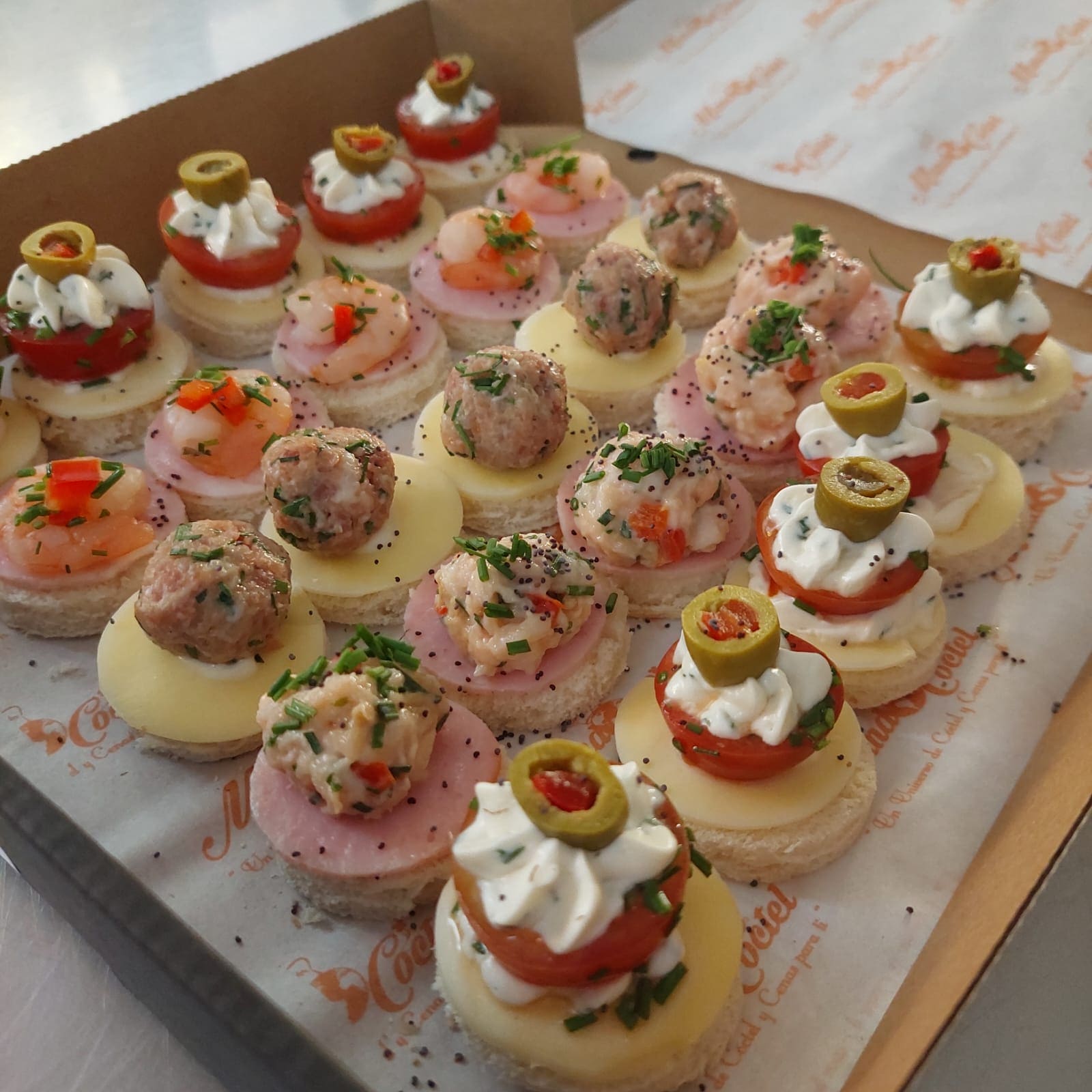 Canapes Premium (25 Un) - Mundo Cóctel